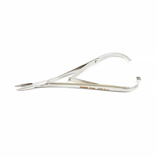 Porta Agulha Mathiew 14cm | Utilidades Clínicas